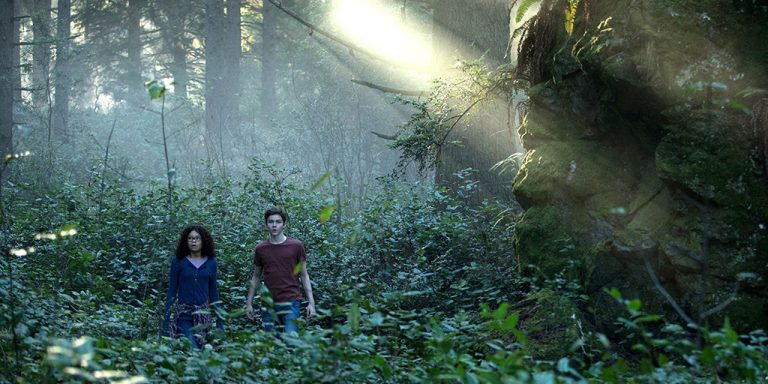 How to Write a Movie Review: 10 Essential Tips